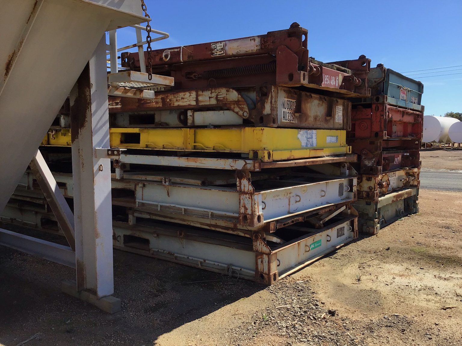 COLLAPSIBLE SHIPPING CONTAINERS - Mine Graveyard