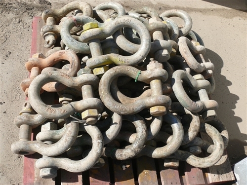 Assorted Sized Lifting Shackles for sale - Mine Graveyard