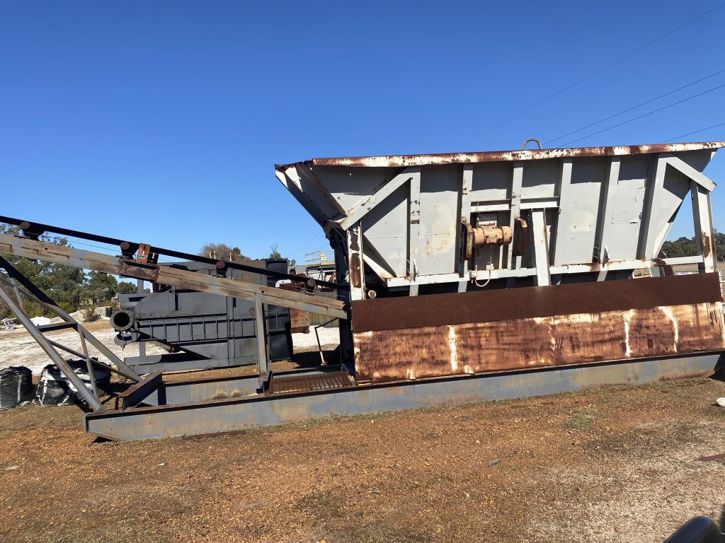 Feed hopper and conveyor for sale - Mine Graveyard