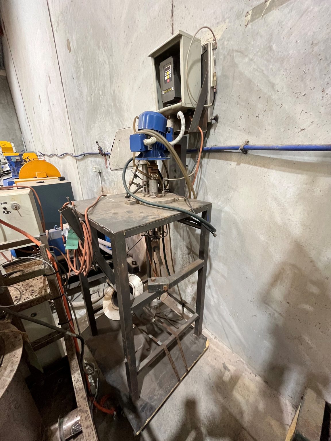 MIXER WITH STAND FOR SALE - Mine Graveyard